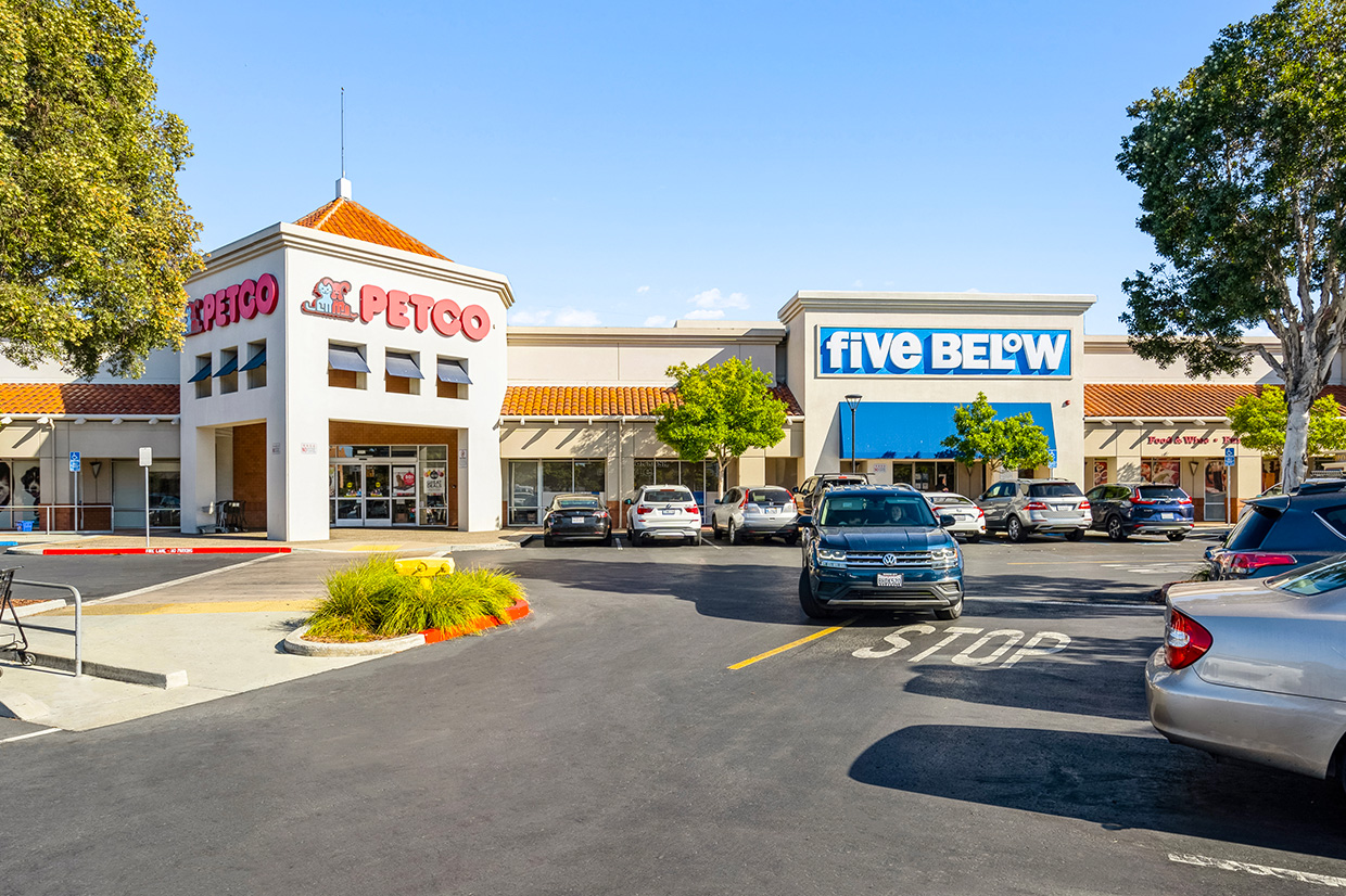 Bridgepointe Shopping Center | Sterling Organization