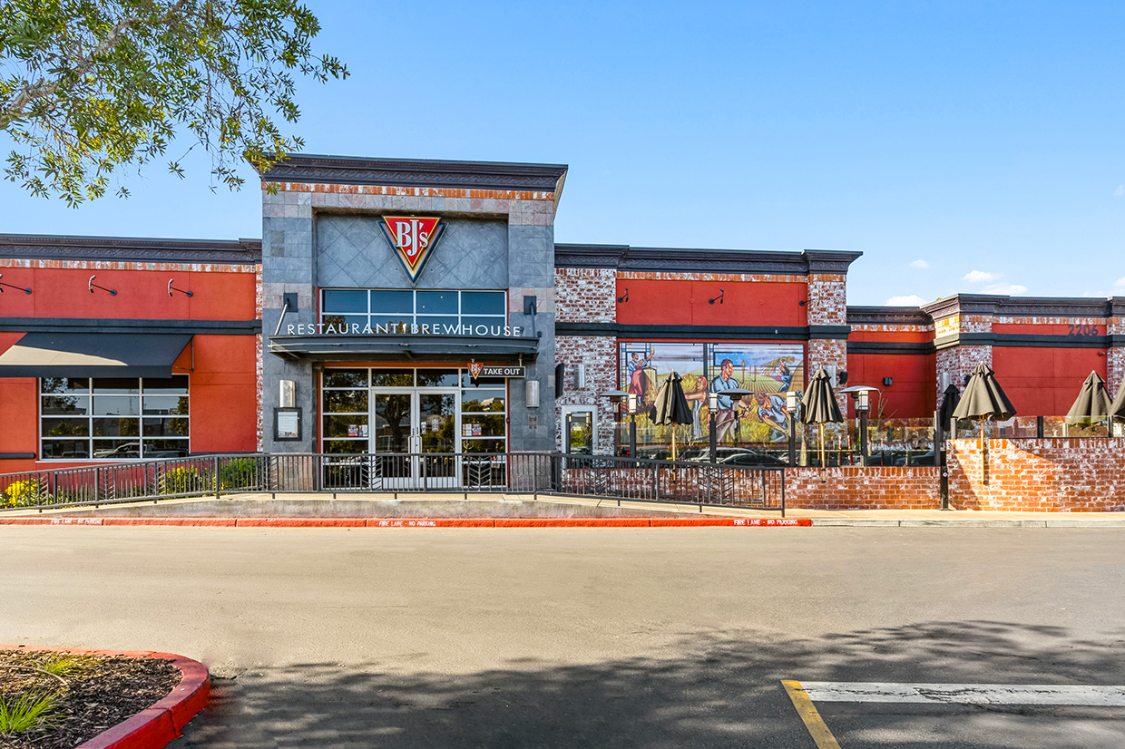 Bridgepointe Shopping Center | Sterling Organization